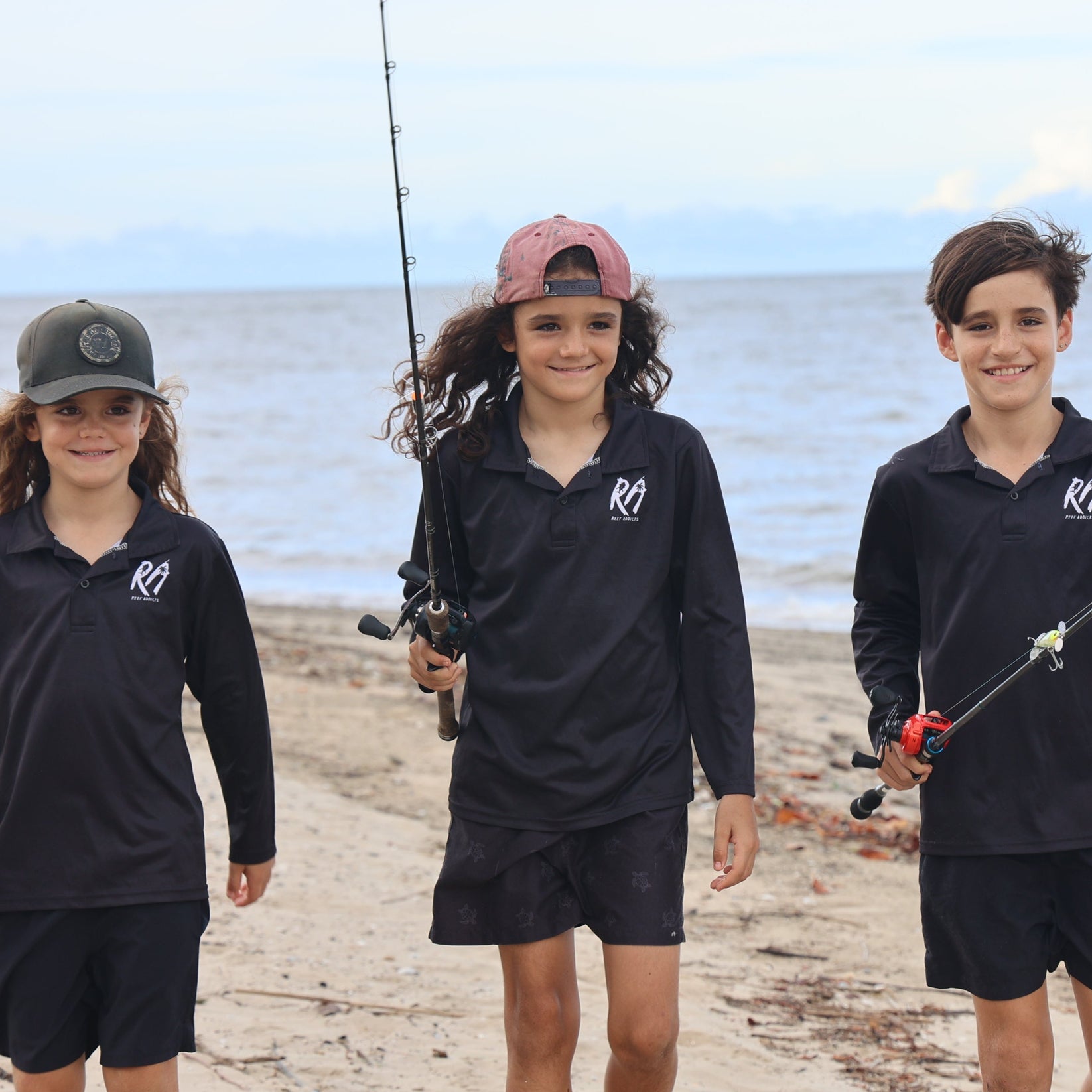 Kids Race The Sharks – Reef Addicts